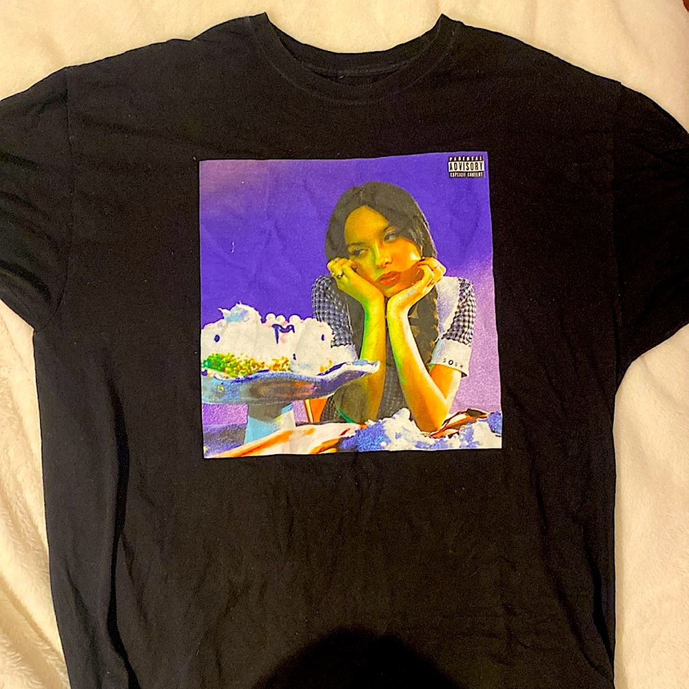1x Olivia Rodrigo Sour Tshirt ( Target Exclusive Merc… - Gem